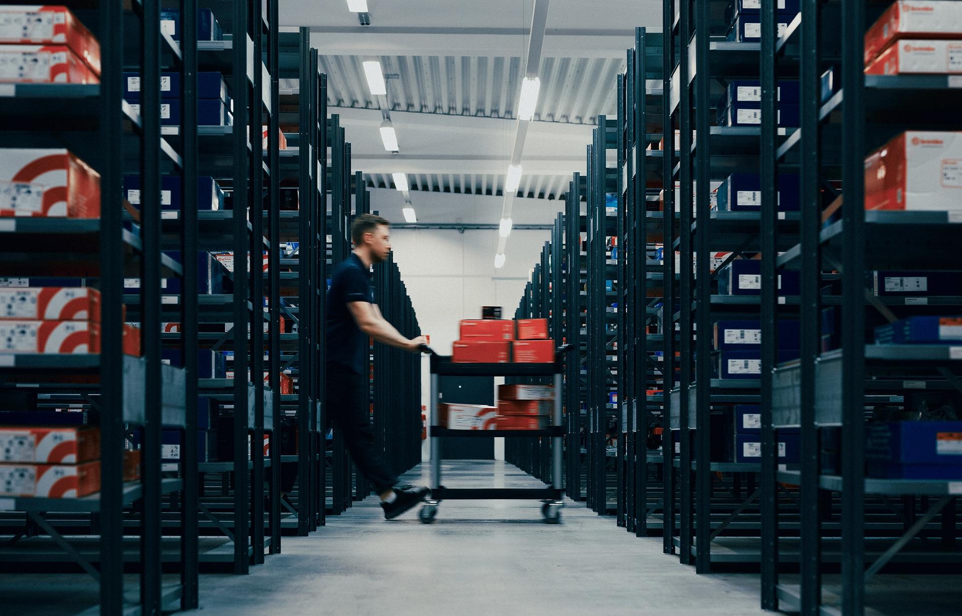 Bildelar, reservdelar & bilservice över hela Sverige | AD Bildelar